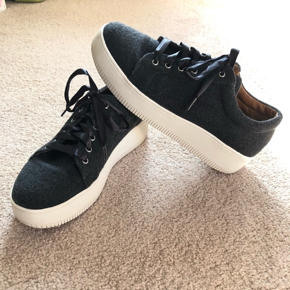 Susina | Shoes | Euc Womens Susina Megan Gray Platform Sneaker Size 7m ...